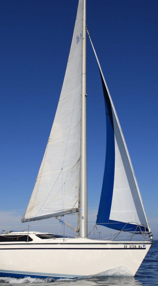 Cruising Boat Spotlight: The Hunter Vision 32