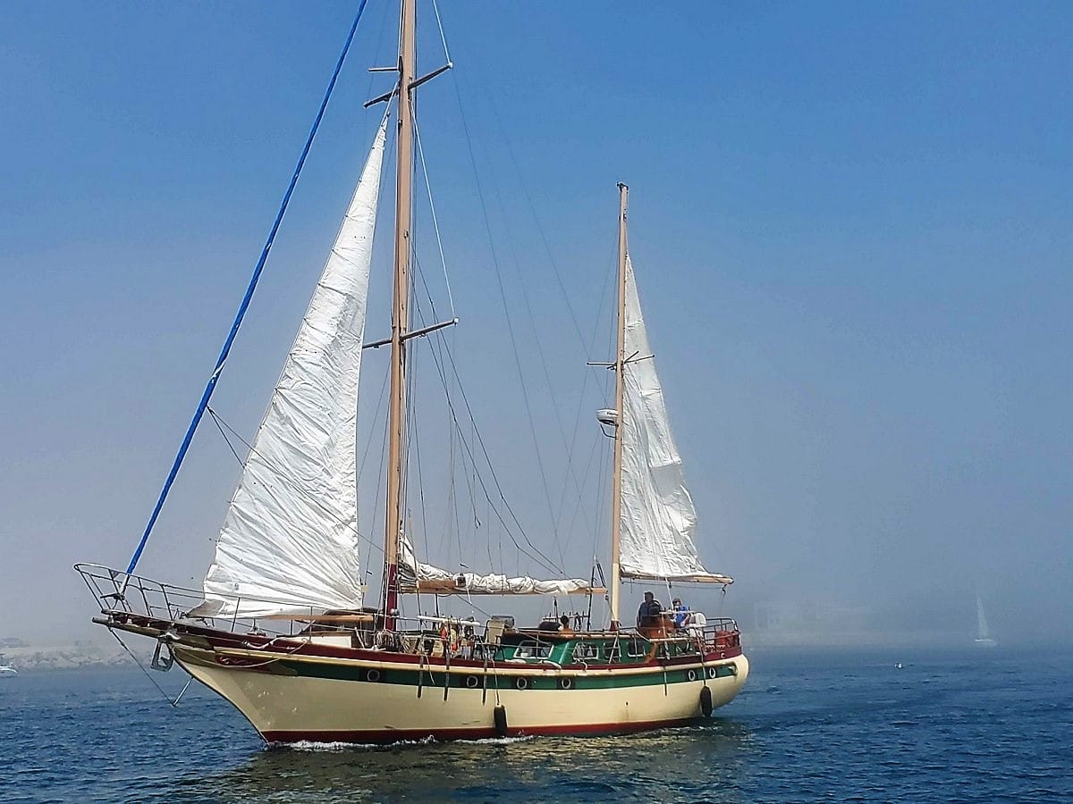 What Type of Sailboat is This? - American Sailing