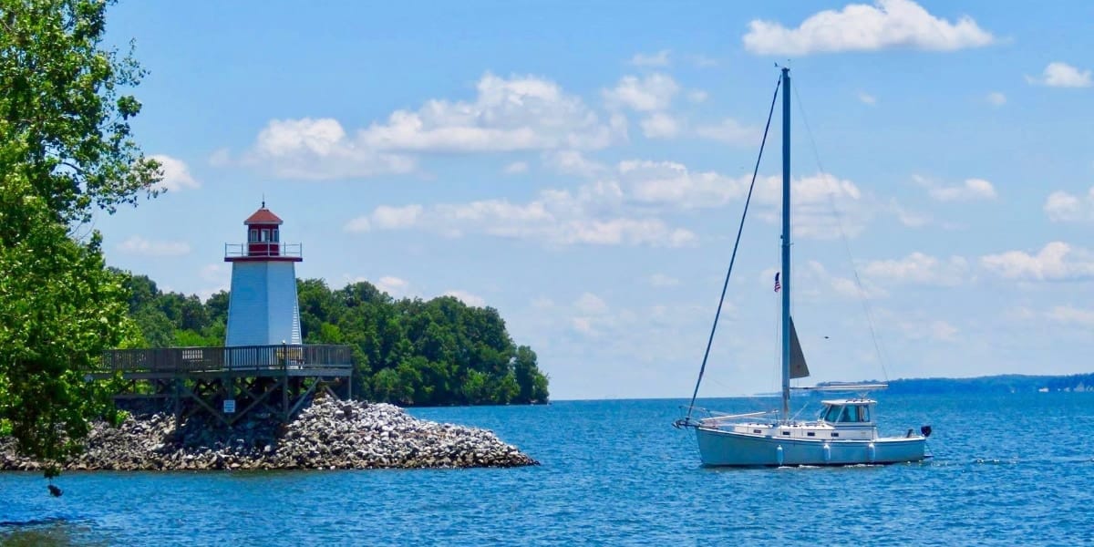 Lighthouse Landing Sailing School - American Sailing